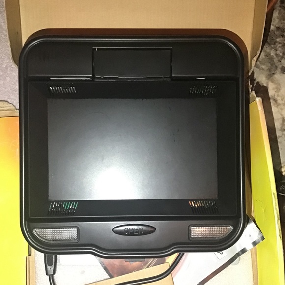 BOSS AUDIO | Car Audio, Video & GPS | Boss Audio Systems 72 Flipdown ...